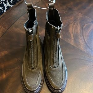 Sam Edelman | Shoes | Sam Edelman Leone Lug Sole Chelsea Boot | Poshmark